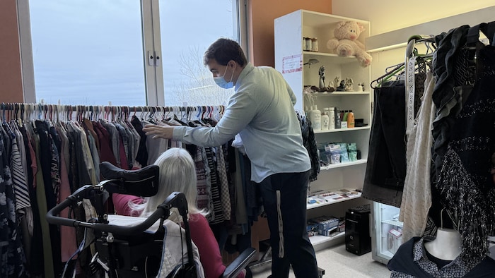Un friperie hors du commun pour des résidents d’un CHSLD à Baie-Comeau ...