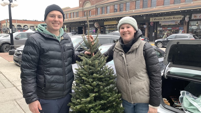 À la recherche du sapin parfait, une histoire de tradition | Radio-Canada