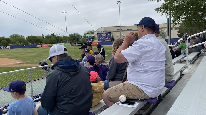 La Ligue de baseball de l’Ouest canadien a de nouveau une équipe à ...