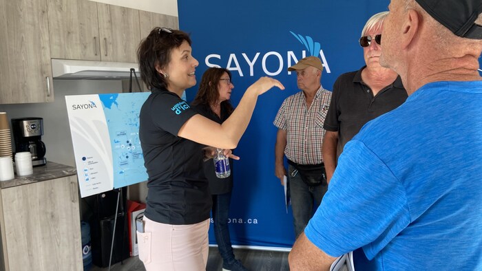 Sayona amorce une tournée régionale d’information | Radio-Canada