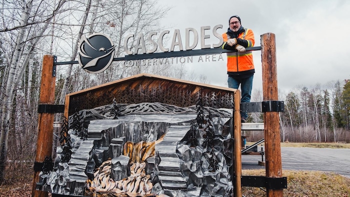 Une œuvre d’art monumentale aux portes de la nature | Radio-Canada