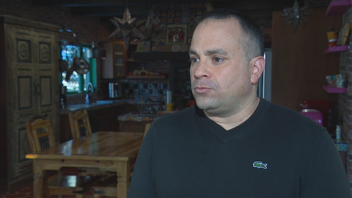 Grâce au hockey, un jeune Ukrainien fait son nid au Canada | Radio-Canada
