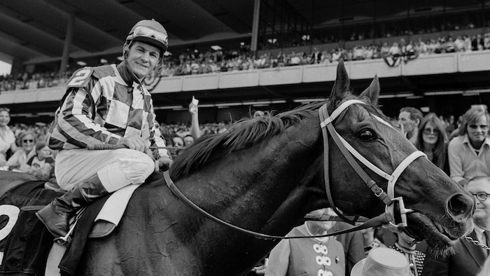 Dernier adieu au célèbre jockey Ron Turcotte | Radio-Canada