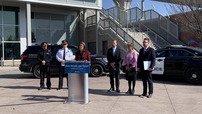 Alberta : 100 policiers de plus pour améliorer la sécurité publique ...