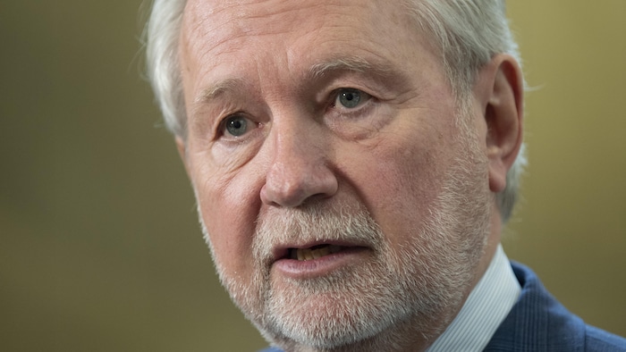 Plaidoyer pour des sénateurs avec plus d'expérience politique | Radio ...