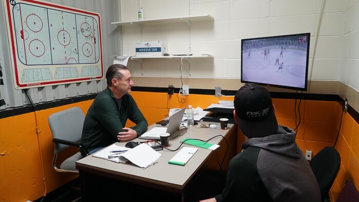 Keven Cloutier : le Beauceron qui bat des records dans la LNAH | Radio ...