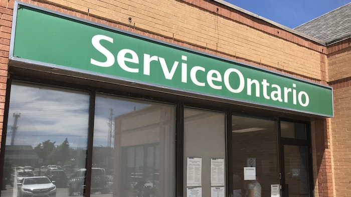 Fermetures à ServiceOntario : la province défend l’arrivée de comptoirs ...