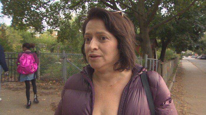 Des parents soulagés après la grève évitée dans les écoles | Radio-Canada