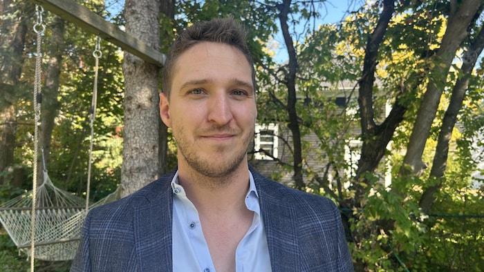 Des inconnus dorment dans leur cour, des résidents interpellent la Ville de Moncton | Radio-Canada