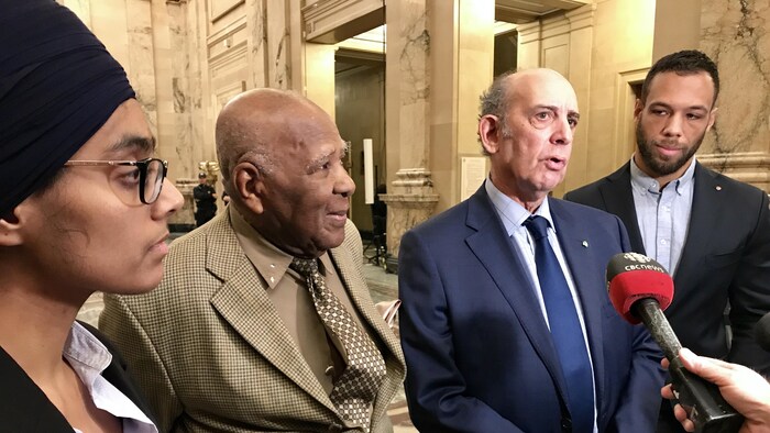 Montréal s'épargne un autre débat sur le port de signes religieux ...