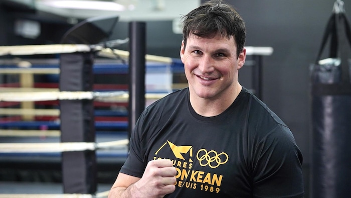 Un combat amateur pour Simon Kean avant son retour professionnel | Radio-Canada