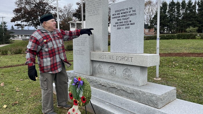 Un chemin de croix pour rendre hommage aux vétérans | Radio-Canada