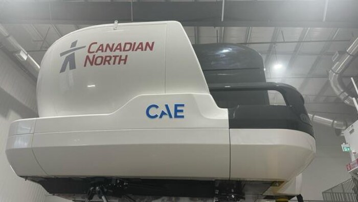 Canadian North dévoile son nouveau simulateur de vol à Edmonton | Radio ...