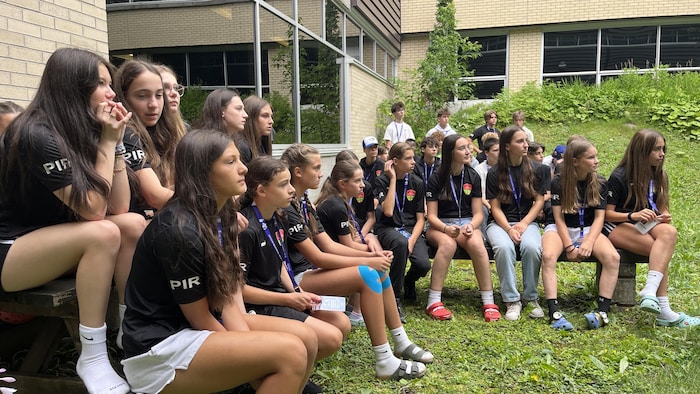 900 joueurs de soccer à Saguenay cette semaine | Radio-Canada