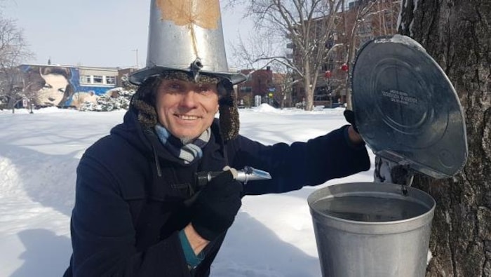 Un superhéros autoproclamé veut préserver la tradition des sucres à ...