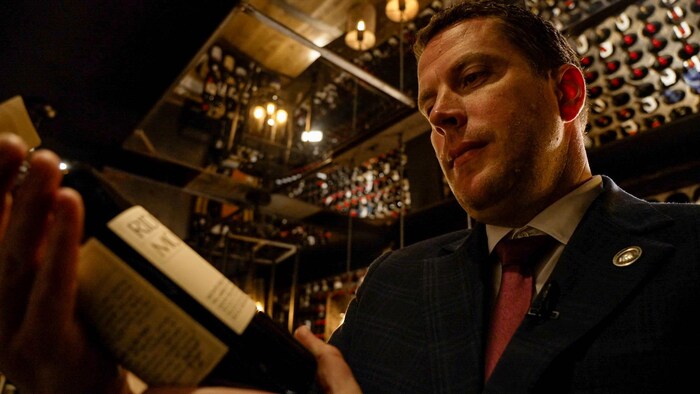En Ontario, le métier de sommelier a le vent dans les voiles | Radio-Canada
