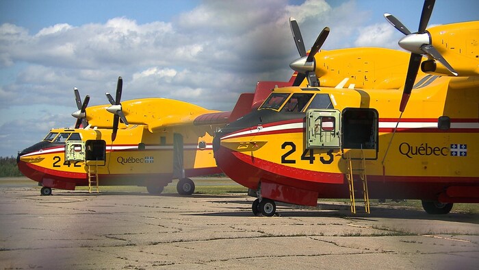 Neuf pompiers de l’Est-du-Québec combattent des feux en Alberta | Radio ...
