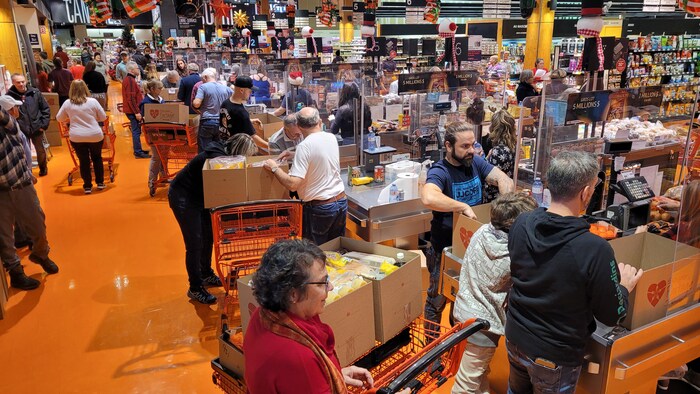 400 paniers de Noël distribués par l’organisme magogois le Souper du ...
