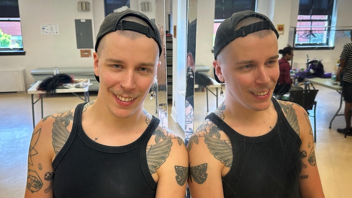 Un spectacle de drag queen en langue des signes | Radio-Canada