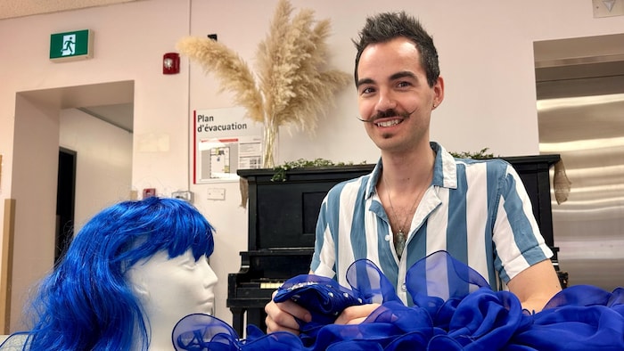 Un spectacle de drag queen en langue des signes | Radio-Canada