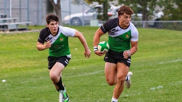 Un joueur de rugby de Regina représente le Canada aux Tonga | Radio-Canada