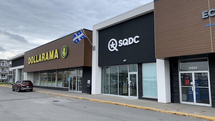 Ouverture de la nouvelle succursale de la SQDC à Trois-Rivières | Radio ...