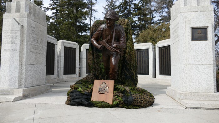 Jour J : une statue à la mémoire des combattants canadiens sera ...