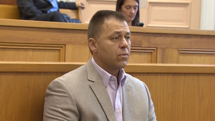 Un ex-caporal de la GRC à T.-N.-L. est accusé de voies de fait et de ...