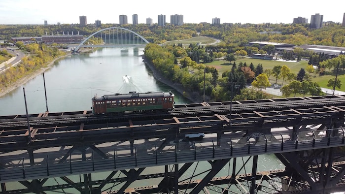 L’emblématique pont High Level d’Edmonton devra bientôt être rénové ...