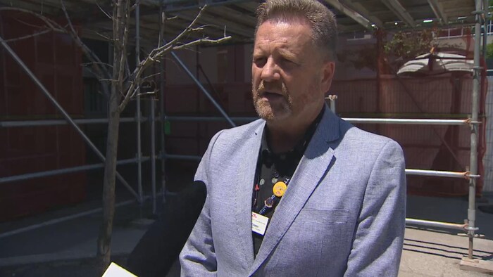 Comparution de l’individu accusé de l’agression au couteau dans le ...