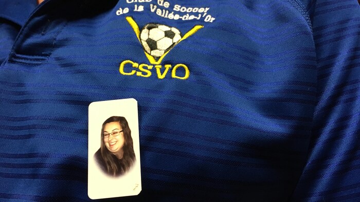 Le club de soccer de la Vallée-de-l'Or rend hommage à Tanya Roy | Radio ...