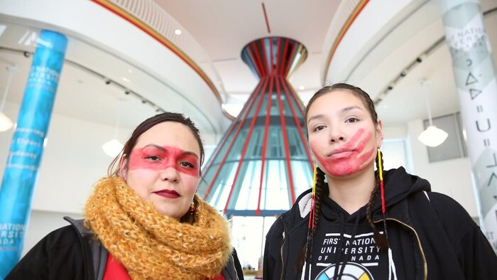 Des étudiants autochtones demandent des excuses à l’Université de ...