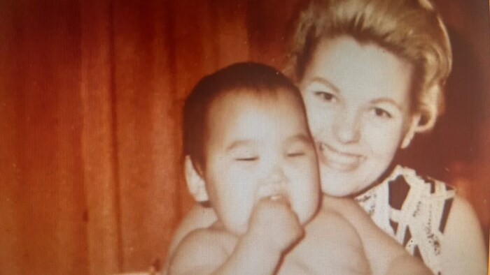 Renouer avec sa culture autochtone après y avoir été arrachée dès la ...