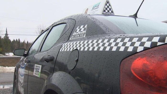 Un chauffeur de taxi contracte la COVID-19 au Nouveau-Brunswick | Radio ...