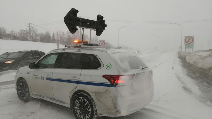 Un patrouilleur du MTQ sauve la vie d’une automobiliste | Radio-Canada