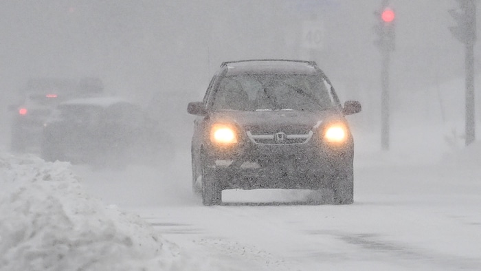 Une tempête de neige complique les déplacements dans l’est du pays ...