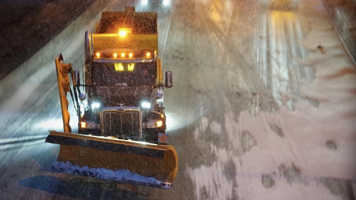 Une tempête de neige complique les déplacements dans l’est du pays ...