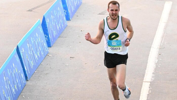 Des débuts historiques pour Thomas Fafard au demi-marathon | Radio-Canada