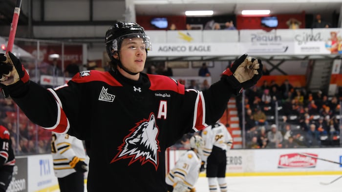 Huskies et Foreurs triomphent dans des matchs à haut pointage | Radio ...