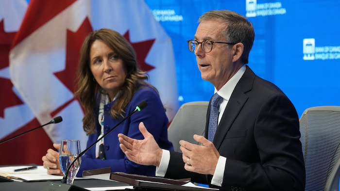 La Banque du Canada réduit son taux directeur à 2,5 % | Radio-Canada