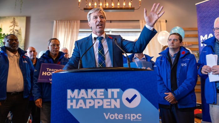 Les adversaires de Tim Houston remettent en question son intégrité ...