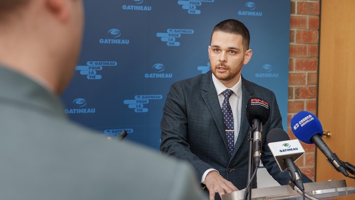 Un commentaire de la mairesse passe mal à Gatineau | Radio-Canada
