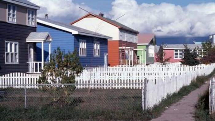 Un pilote des T.N.-O. fait don de sa collection d’images retraçant 50 ...