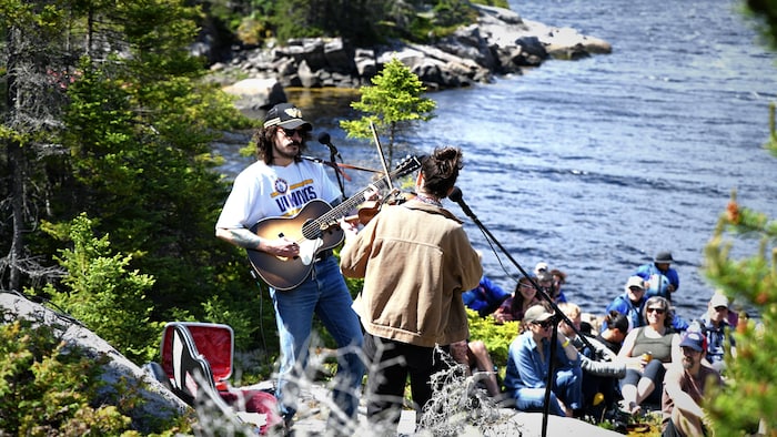 Sur la route avec la relève au Festival de la chanson de Tadoussac ...