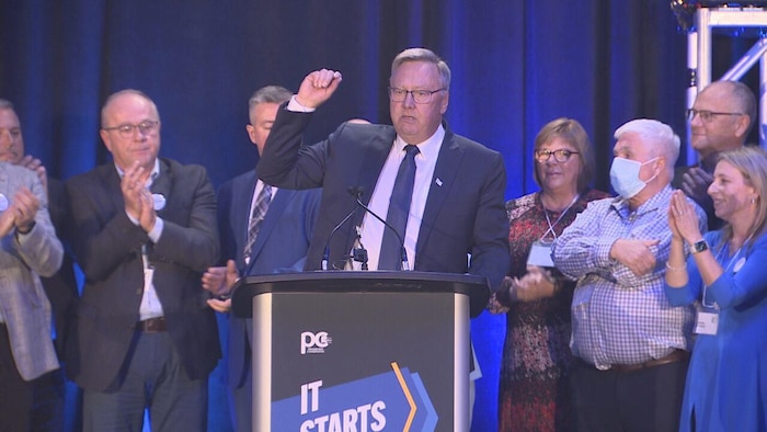 Tony Wakeham élu chef du Parti progressiste-conservateur de T.-N.-L ...