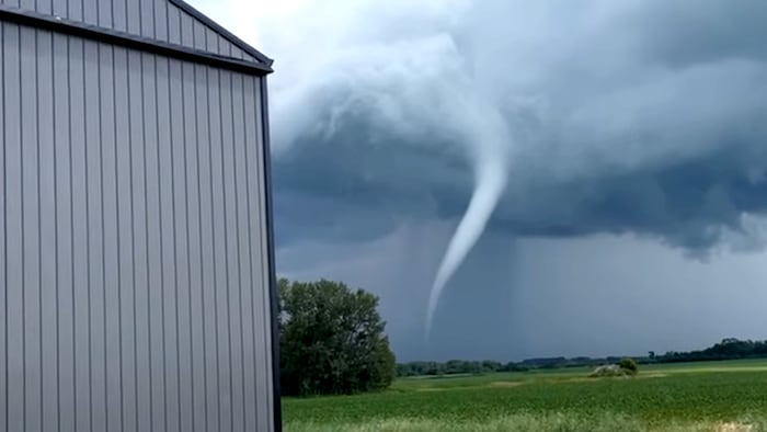 Veille de tornade terminée dans une majeure partie du Manitoba | Couverture en direct | Radio ...