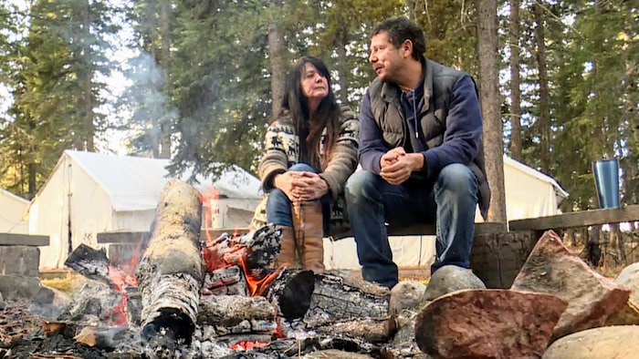 Quand bien-être et survivalisme aident le tourisme autochtone | Radio ...