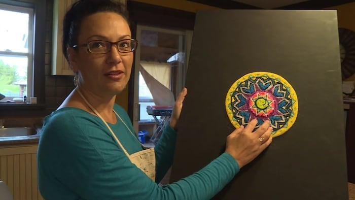 L’artiste mi’kmaw Tracey Metallic considère son travail comme une ...