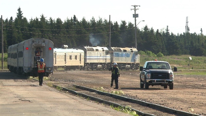Le train de passagers reprend du service entre Sept-Îles et ...