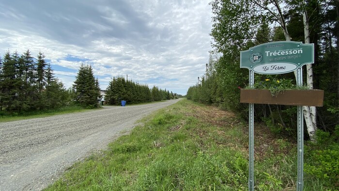 Trécesson procède à la réfection de ses 41 chemins municipaux | Radio ...
